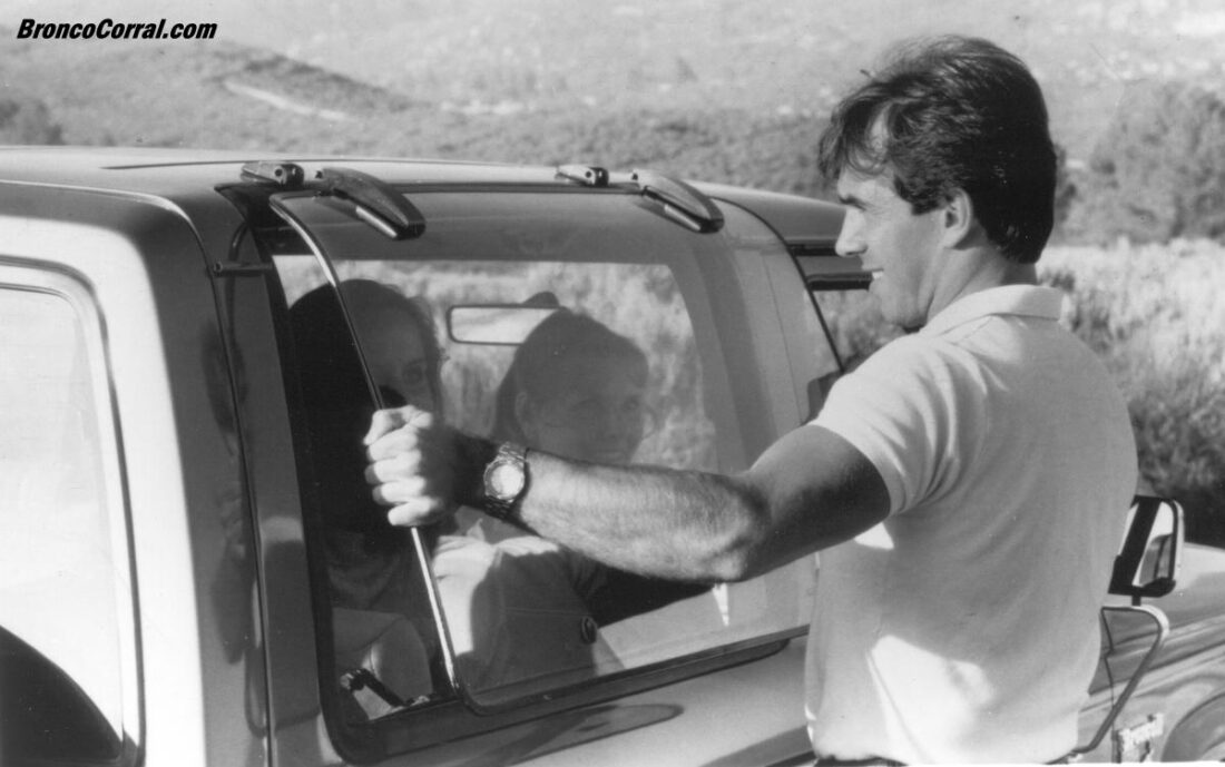 Ford Bronco II Quarter Flip Removable Window - Bronco Corral